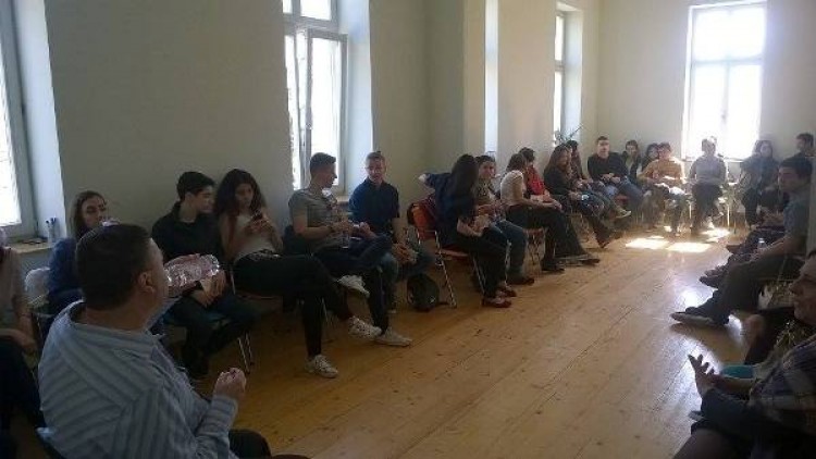 Дискусионен форум проучи нагласите за работа с младежите в Община Бургас Новини от Бургас и